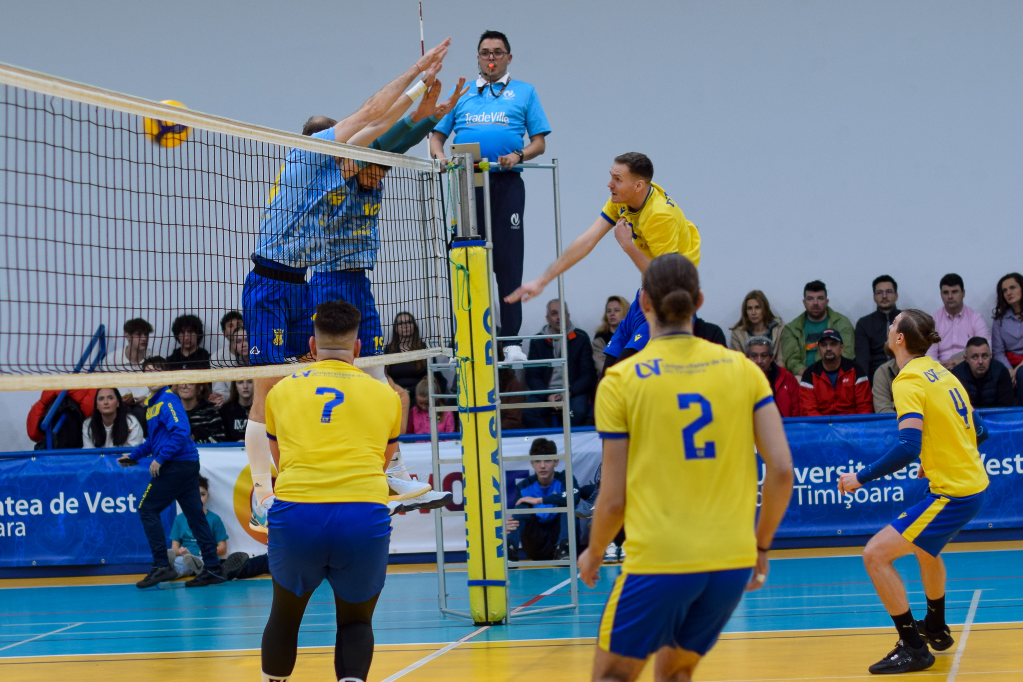 APROAPE DE UN NOU PUNCT SURPRIZĂ - csu-uvt.ro